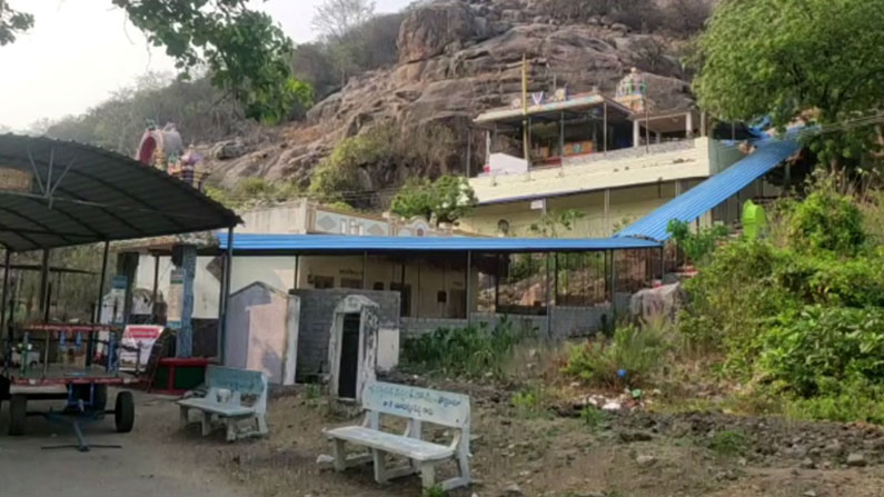 Temple Corona: అర్చకులకు సోకిన కరోనా.. తెలంగాణ చిన్న తిరుపతి 15 రోజులు ...