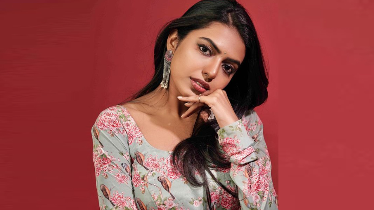 Shivani Rajashekar: అమ్మ నాన్న ఓ తమిళమ్మాయి..! ఇదీ అసలు కథ! | Shivani ...