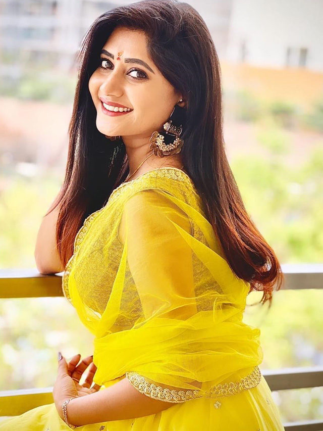 బిగ్‏బాస్ కంటెస్టెంట్ వాసంతి కృష్ణన్ ఎవరో తెలుసా.. – TV9 Telugu | Know ...