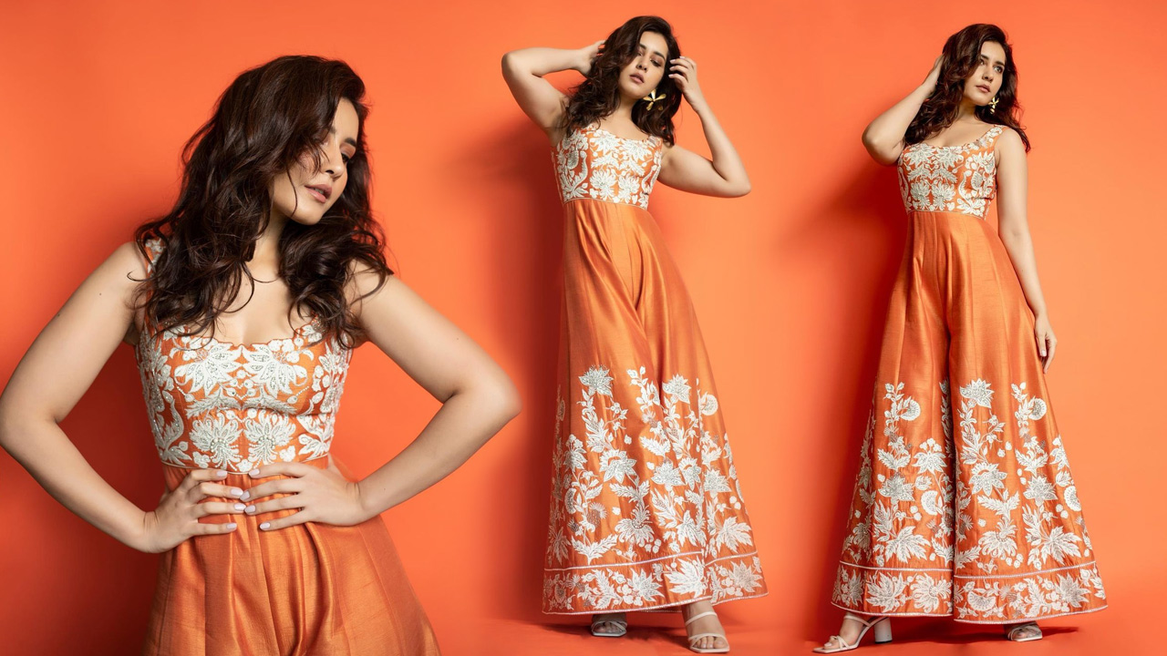 Raashii Khanna: మందారం లాంటి బుగ్గలు.. రోజా లాంటి రూపం.. అందానికి ...