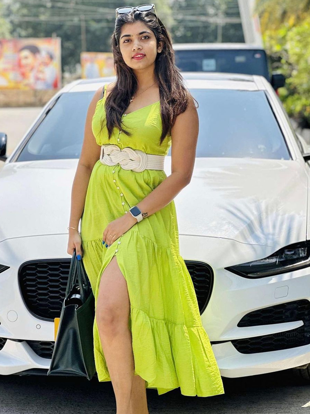 గ్రీన్ డ్రెస్ లో స్టన్నింగ్ లుక్స్ తో జబర్దస్త్ బ్యూటీ.. – TV9 Telugu ...