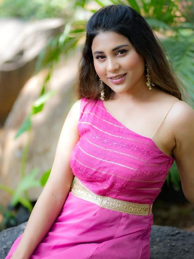 వయ్యారాల వల వేస్తోన్న బిగ్ బాస్ బ్యూటీ హమీద.. – TV9 Telugu | Bigg Boss ...